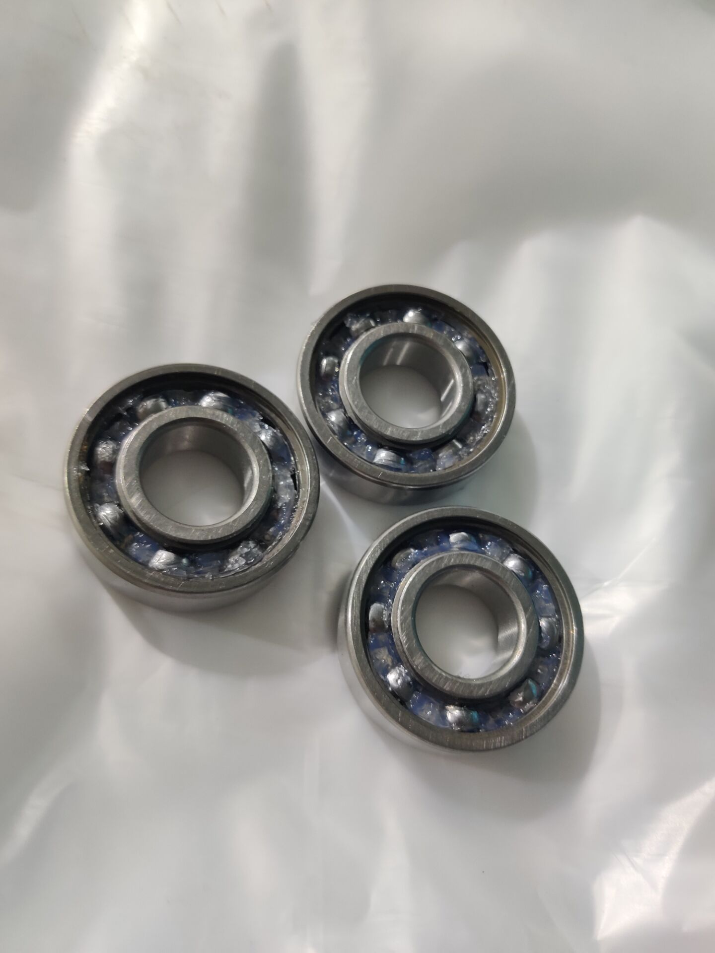 What Damage Can Be Caused by Improper Lubricant Selection for Bearings? - QIBR Bearing Co., Ltd.